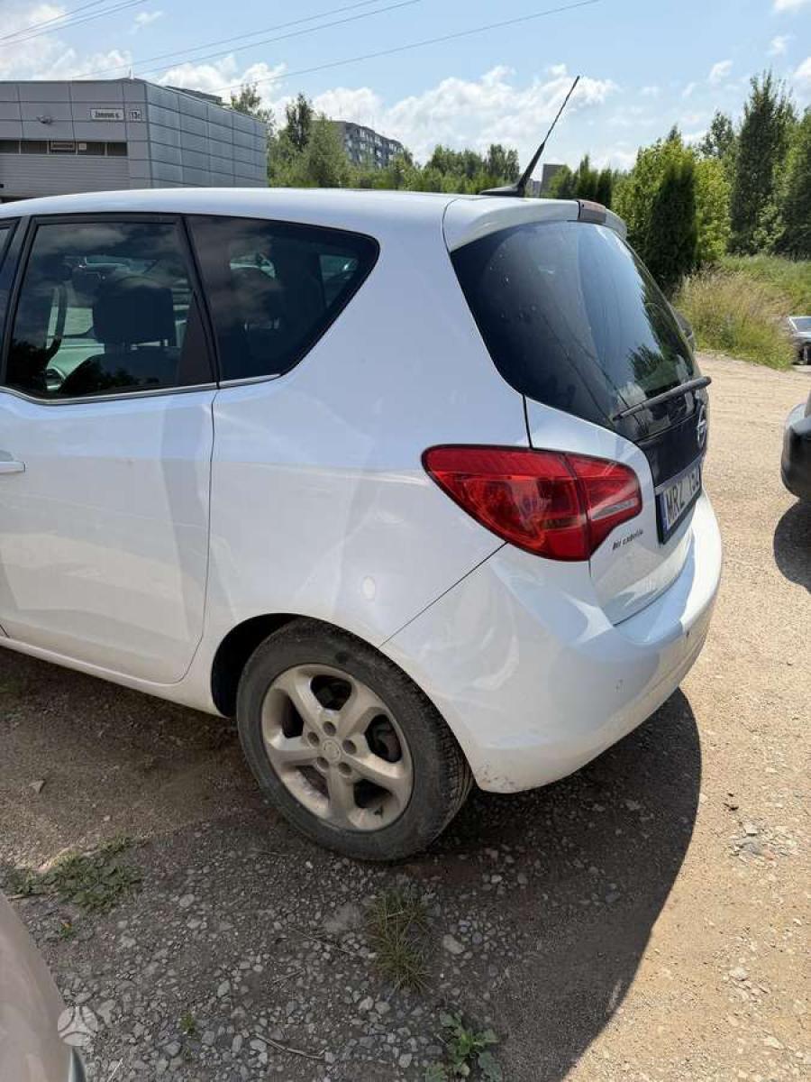 Balts Opel Meriva 2016 Viļņa, ar dzinēja tilpumu 1.60 L un nobraukumu 260 tūkst. km par 1950 €, foto 4 vietnē AUTOMOTO.COM.LV