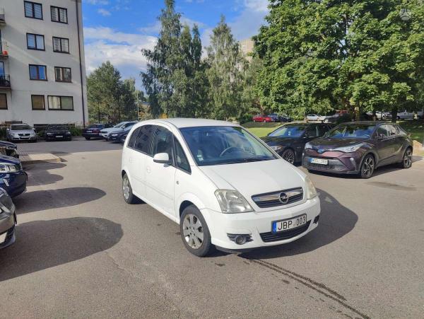 White Opel Meriva 2006 in Vilnius, with an engine capacity of 1.60 L and mileage of 242 thousand km for 1150 €, photo 2 on AUTOMOTO.COM.LV