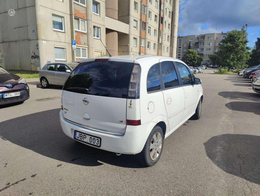 White Opel Meriva 2006 in Vilnius, with an engine capacity of 1.60 L and mileage of 242 thousand km for 1150 €, photo 4 on AUTOMOTO.COM.LV