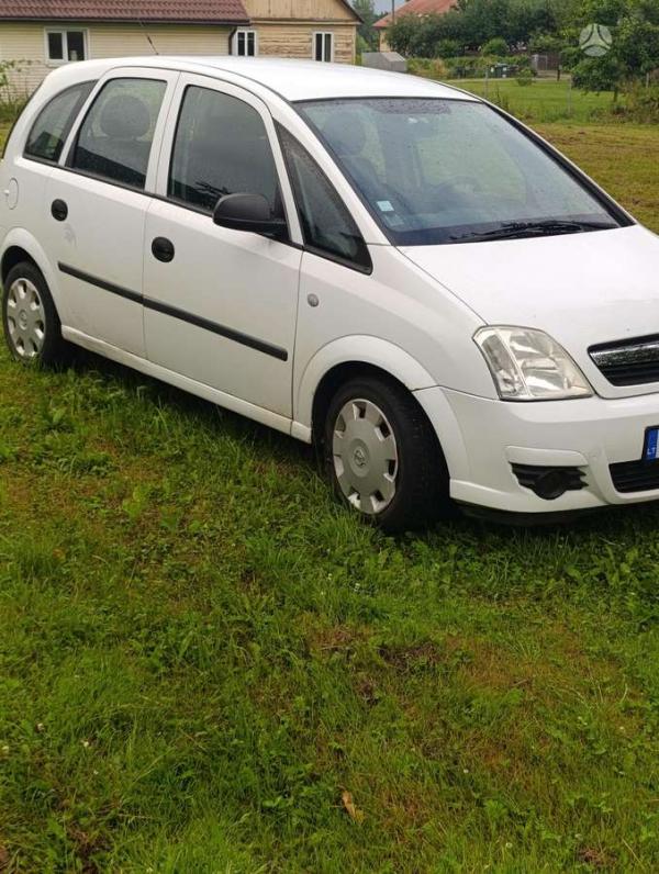 White Opel Meriva 2010 in Kaunas, with an engine capacity of 1.36 L and mileage of 229 thousand km for 900 €, photo 9 on AUTOMOTO.COM.LV