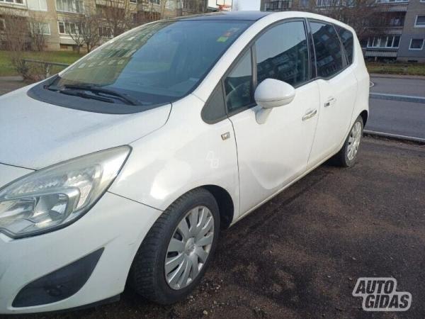 Balts Opel Meriva 2011 Viļņa, ar dzinēja tilpumu 1.40 L un nobraukumu 221 tūkst. km par 2485 €, foto 1 vietnē AUTOMOTO.COM.LV