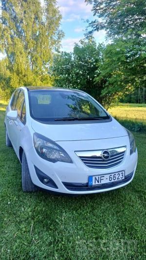 White Opel Meriva 2011 in Madona, with an engine capacity of 1.70 L and mileage of 253 thousand km for 3600 €, photo 3 on AUTOMOTO.COM.LV