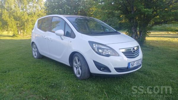 White Opel Meriva 2011 in Madona, with an engine capacity of 1.70 L and mileage of 253 thousand km for 3600 €, photo 5 on AUTOMOTO.COM.LV