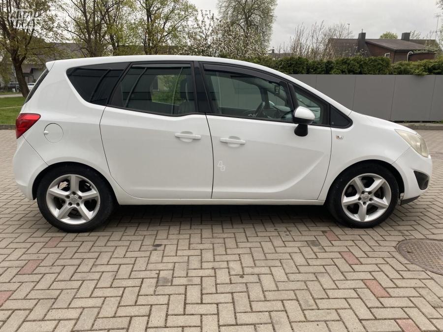 Balts Opel Meriva 2011 Tauragė, ar dzinēja tilpumu 1.70 L un nobraukumu 243 tūkst. km par 2650 €, foto 13 vietnē AUTOMOTO.COM.LV