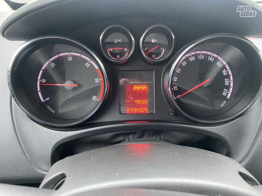Balts Opel Meriva 2011 Tauragė, ar dzinēja tilpumu 1.70 L un nobraukumu 243 tūkst. km par 2650 €, foto 16 vietnē AUTOMOTO.COM.LV