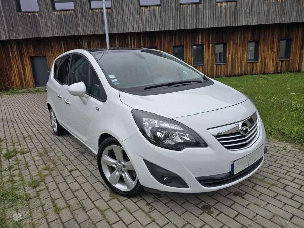 White Opel Meriva 2011 in Taurage, with an engine capacity of 1.69 L and mileage of 255 thousand km for 3800 €, photo 2 on AUTOMOTO.COM.LV