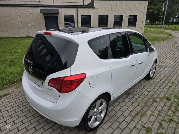 White Opel Meriva 2011 in Taurage, with an engine capacity of 1.69 L and mileage of 255 thousand km for 3800 €, photo 7 on AUTOMOTO.COM.LV