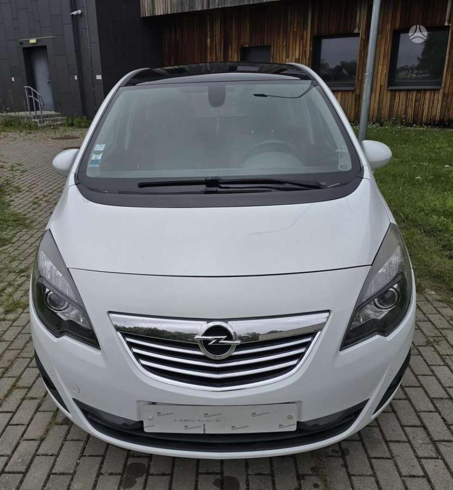 White Opel Meriva 2011 in Taurage, with an engine capacity of 1.69 L and mileage of 255 thousand km for 3700 €, photo 5 on AUTOMOTO.COM.LV