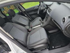 White Opel Meriva 2011 in Taurage, with an engine capacity of 1.69 L and mileage of 255 thousand km for 3700 €, photo 16 on AUTOMOTO.COM.LV