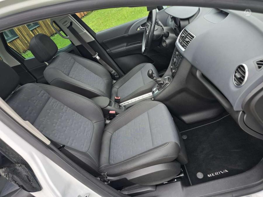 White Opel Meriva 2011 in Taurage, with an engine capacity of 1.69 L and mileage of 255 thousand km for 3700 €, photo 16 on AUTOMOTO.COM.LV