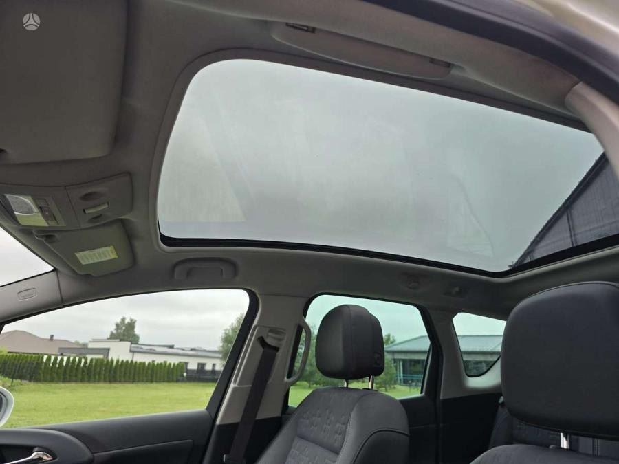 White Opel Meriva 2011 in Taurage, with an engine capacity of 1.69 L and mileage of 255 thousand km for 3700 €, photo 19 on AUTOMOTO.COM.LV
