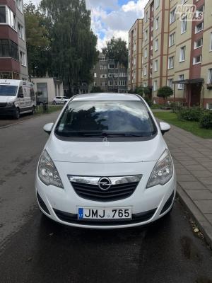 White Opel Meriva 2011 in Vilnius, with an engine capacity of 1.70 L and mileage of 260 thousand km for 2000 €, photo  on AUTOMOTO.COM.LV