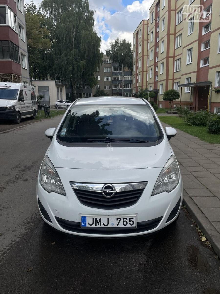 White Opel Meriva 2011 in Vilnius, with an engine capacity of 1.70 L and mileage of 260 thousand km for 2000 €, photo 1 on AUTOMOTO.COM.LV