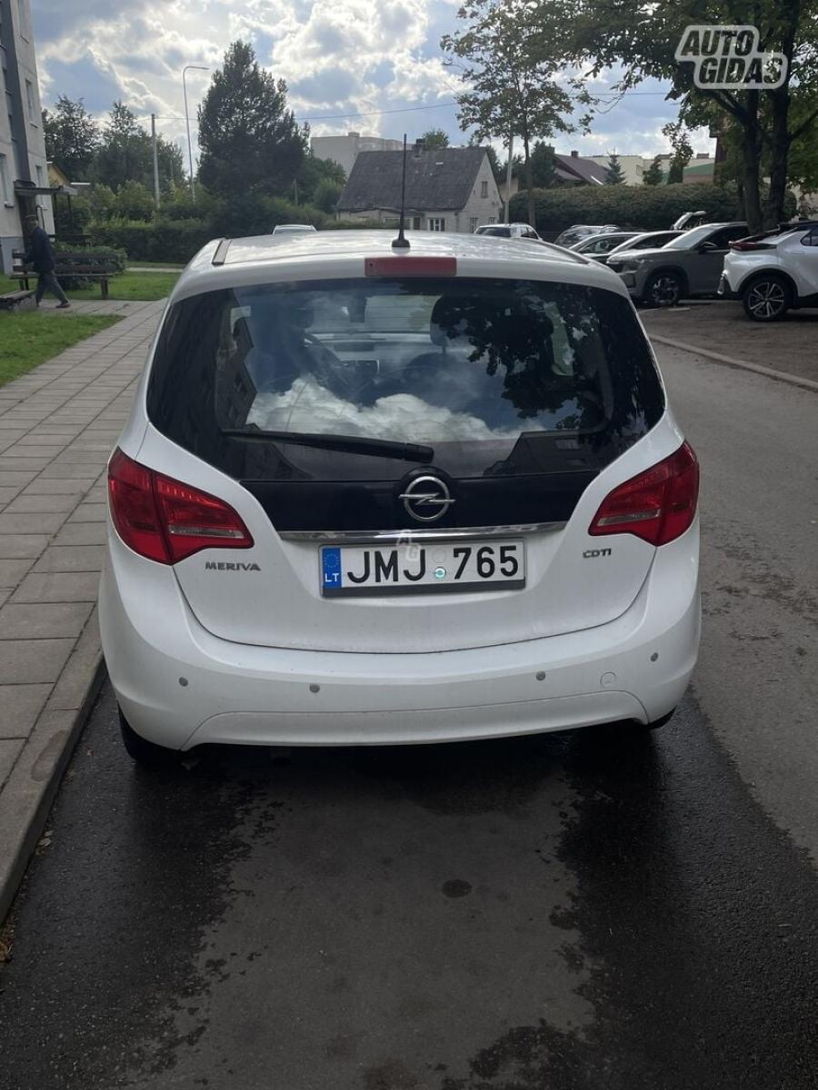 White Opel Meriva 2011 in Vilnius, with an engine capacity of 1.70 L and mileage of 260 thousand km for 2000 €, photo 3 on AUTOMOTO.COM.LV