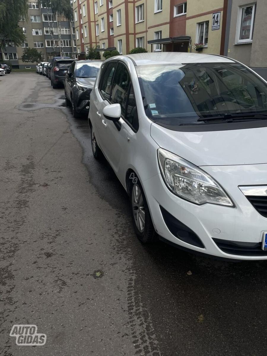 White Opel Meriva 2011 in Vilnius, with an engine capacity of 1.70 L and mileage of 260 thousand km for 2000 €, photo 7 on AUTOMOTO.COM.LV