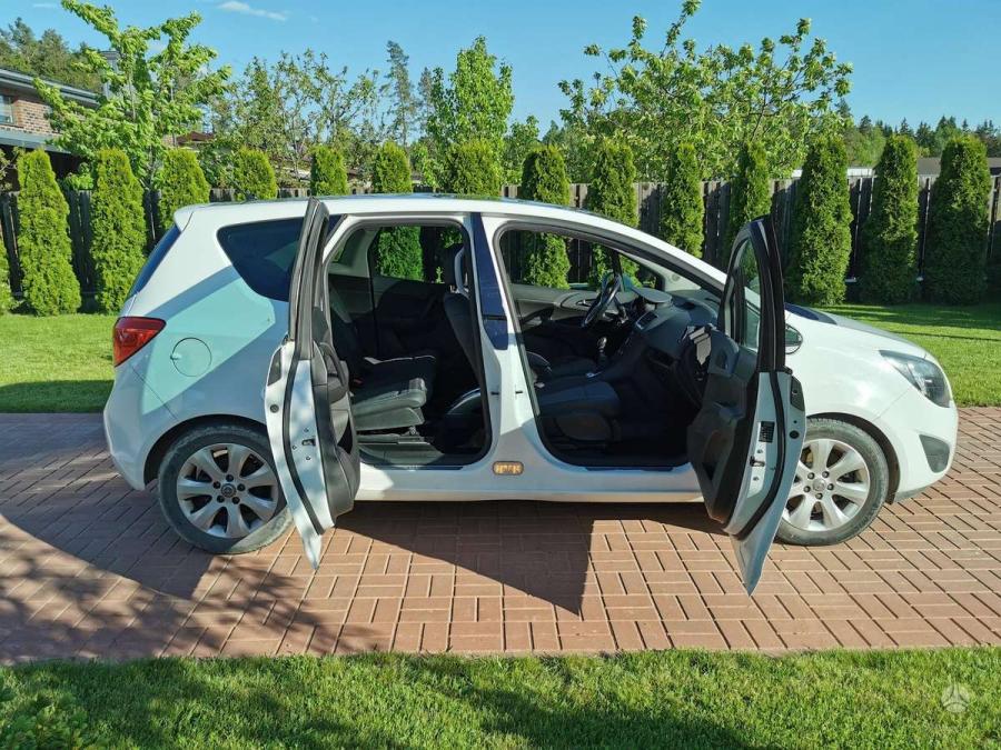 Balts Opel Meriva 2011 Viļņa, ar dzinēja tilpumu 1.69 L un nobraukumu 173 tūkst. km par 2950 €, foto 9 vietnē AUTOMOTO.COM.LV
