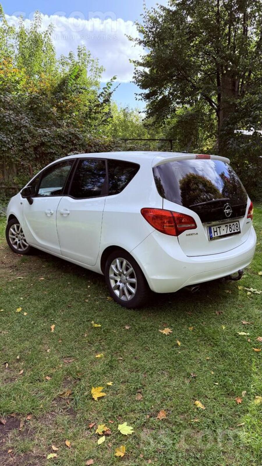White Opel Meriva 2011 in Riga, with an engine capacity of 1.40 L and mileage of 190 thousand km for 3400 €, photo 3 on AUTOMOTO.COM.LV