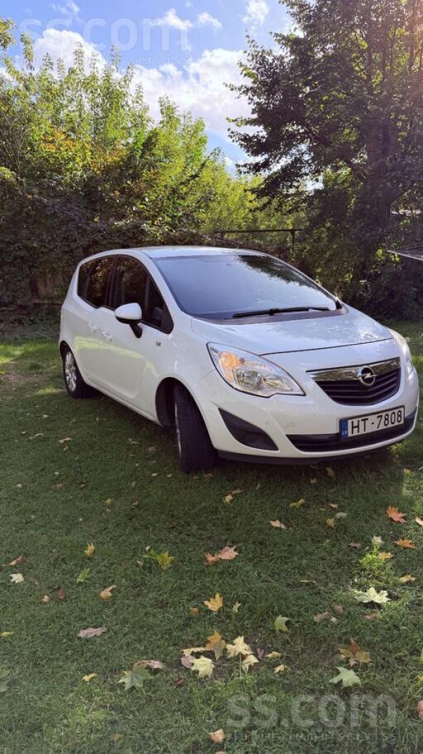 Balts Opel Meriva 2011 Rīga, ar dzinēja tilpumu 1.40 L un nobraukumu 190 tūkst. km par 3400 €, foto 4 vietnē AUTOMOTO.COM.LV