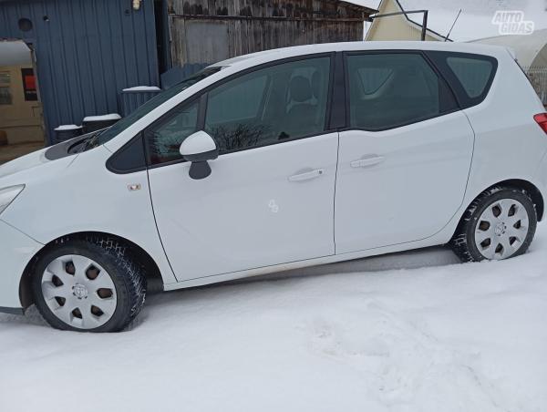 White Opel Meriva 2012 in Kaunas, with an engine capacity of 1.70 L and mileage of 300 thousand km for 2900 €, photo 2 on AUTOMOTO.COM.LV