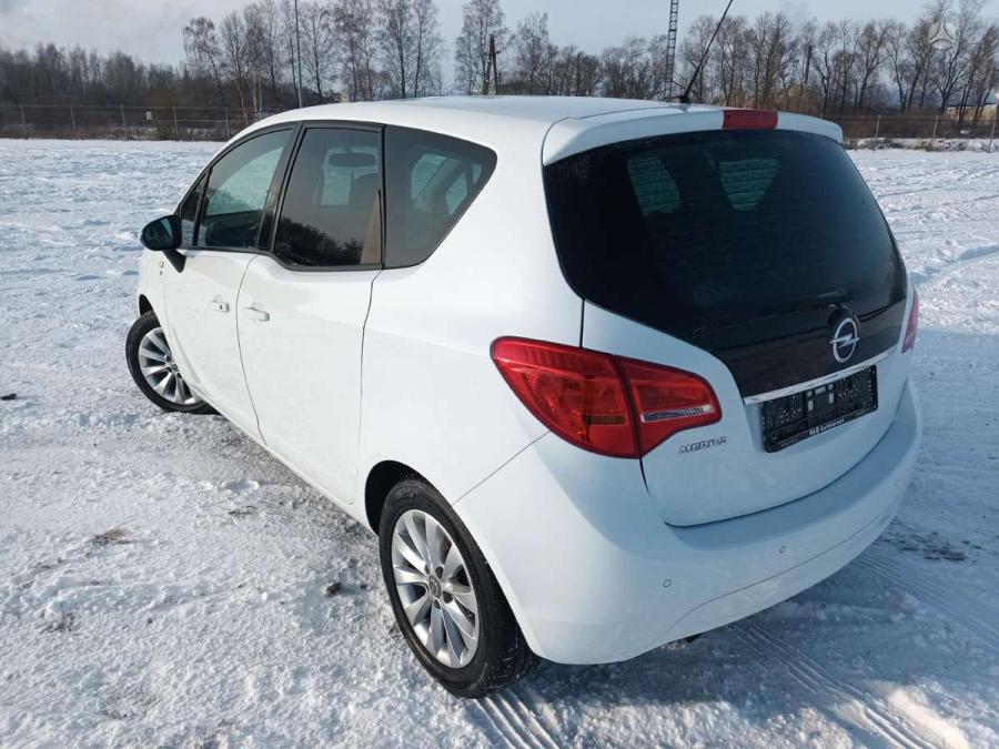 White Opel Meriva 2012 in Marijampole, with an engine capacity of 1.40 L and mileage of 150 thousand km for 3100 €, photo 3 on AUTOMOTO.COM.LV