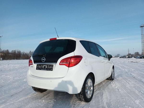 White Opel Meriva 2012 in Marijampole, with an engine capacity of 1.40 L and mileage of 150 thousand km for 3100 €, photo 4 on AUTOMOTO.COM.LV