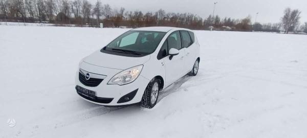 White Opel Meriva 2012 in Marijampole, with an engine capacity of 1.36 L and mileage of 150 thousand km for 3200 €, photo 1 on AUTOMOTO.COM.LV