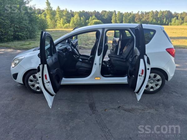 White Opel Meriva 2012 in Jurmala, with an engine capacity of 1.70 L and mileage of 249 thousand km for 2900 €, photo 3 on AUTOMOTO.COM.LV