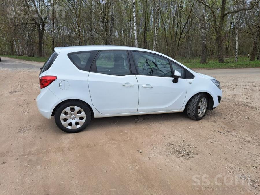 Balts Opel Meriva 2012 Rīga, ar dzinēja tilpumu 1.30 L un nobraukumu 255 tūkst. km par 3500 €, foto 3 vietnē AUTOMOTO.COM.LV