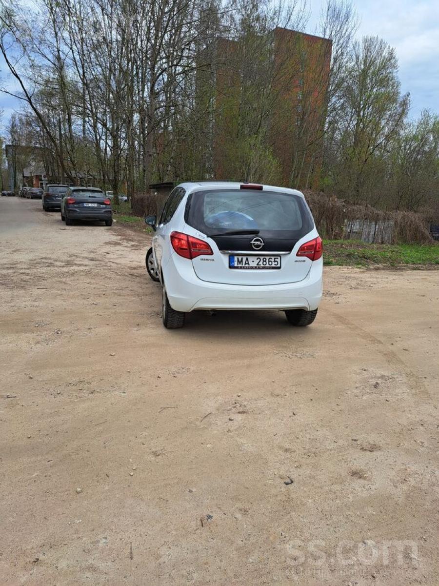 Balts Opel Meriva 2012 Rīga, ar dzinēja tilpumu 1.30 L un nobraukumu 255 tūkst. km par 3500 €, foto 4 vietnē AUTOMOTO.COM.LV