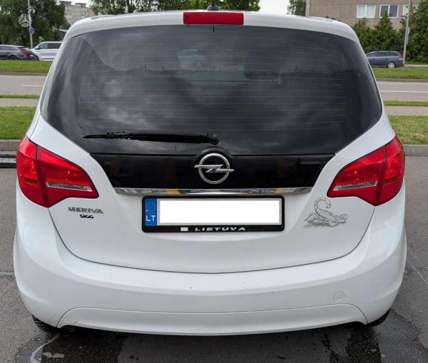 White Opel Meriva 2012 in Kaunas, with an engine capacity of 1.40 L and mileage of 144 thousand km for 3200 €, photo 8 on AUTOMOTO.COM.LV