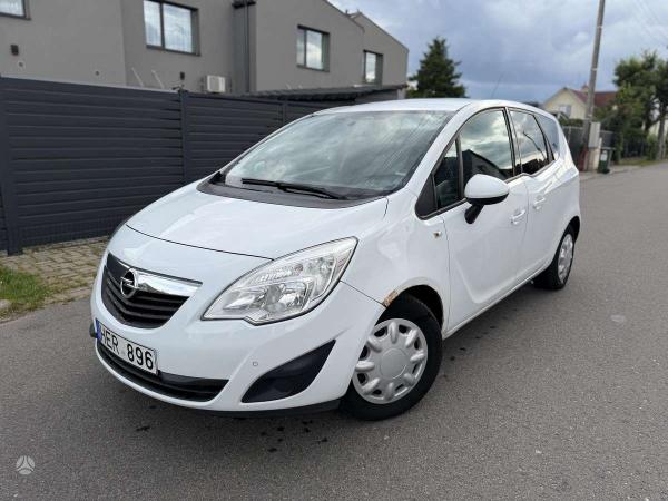 White Opel Meriva 2012 in Kaunas, with an engine capacity of 1.40 L and mileage of 144 thousand km for 3350 €, photo 1 on AUTOMOTO.COM.LV