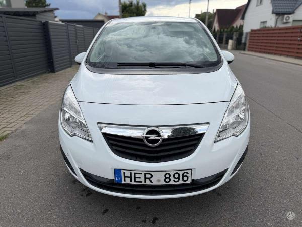White Opel Meriva 2012 in Kaunas, with an engine capacity of 1.40 L and mileage of 144 thousand km for 3350 €, photo 3 on AUTOMOTO.COM.LV