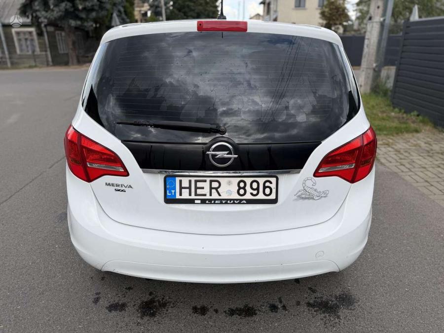 White Opel Meriva 2012 in Kaunas, with an engine capacity of 1.40 L and mileage of 144 thousand km for 3350 €, photo 7 on AUTOMOTO.COM.LV