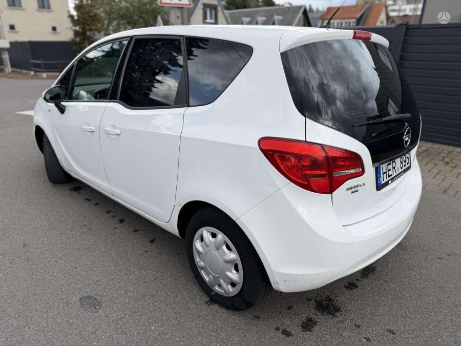 White Opel Meriva 2012 in Kaunas, with an engine capacity of 1.40 L and mileage of 144 thousand km for 3350 €, photo 8 on AUTOMOTO.COM.LV