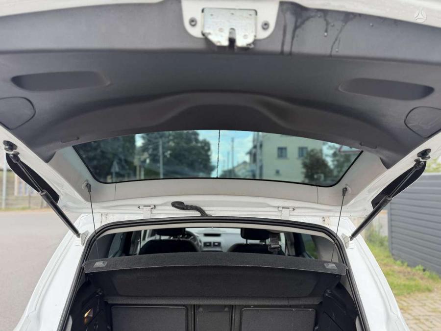 White Opel Meriva 2012 in Kaunas, with an engine capacity of 1.40 L and mileage of 144 thousand km for 3350 €, photo 11 on AUTOMOTO.COM.LV