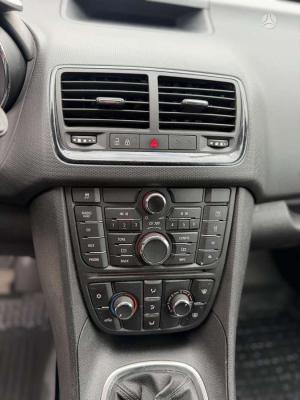 White Opel Meriva 2012 in Kaunas, with an engine capacity of 1.40 L and mileage of 144 thousand km for 3350 €, photo 25 on AUTOMOTO.COM.LV