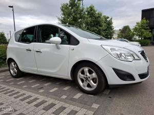 Balts Opel Meriva 2013 Viļņa, ar dzinēja tilpumu 1.40 L un nobraukumu 164 tūkst. km par 3300 €, foto 3 vietnē AUTOMOTO.COM.LV