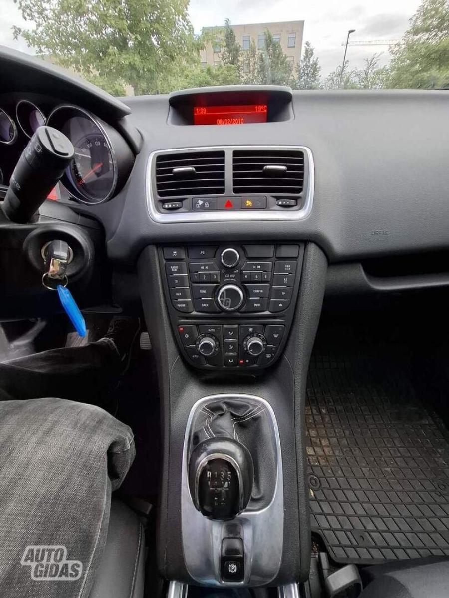 Balts Opel Meriva 2013 Viļņa, ar dzinēja tilpumu 1.40 L un nobraukumu 164 tūkst. km par 3300 €, foto 17 vietnē AUTOMOTO.COM.LV