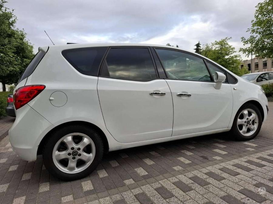 Balts Opel Meriva 2013 Viļņa, ar dzinēja tilpumu 1.36 L un nobraukumu 164 tūkst. km par 3300 €, foto 6 vietnē AUTOMOTO.COM.LV