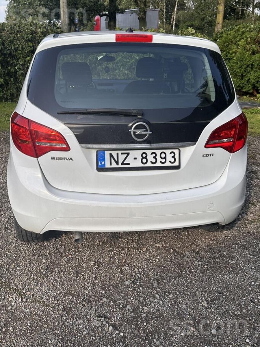 White Opel Meriva 2013 in Bauska, with an engine capacity of 1.70 L and mileage of 258 thousand km for 3100 €, photo 1 on AUTOMOTO.COM.LV