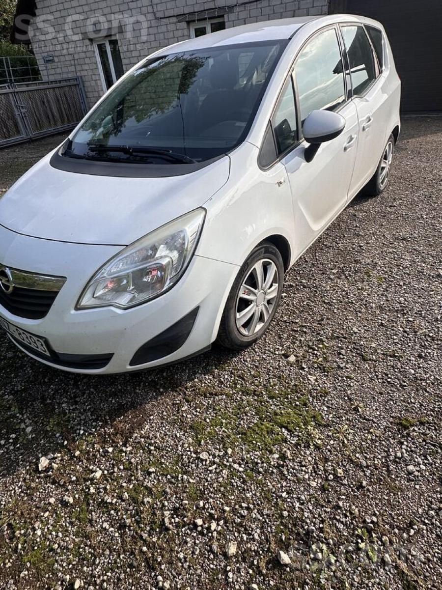 White Opel Meriva 2013 in Bauska, with an engine capacity of 1.70 L and mileage of 258 thousand km for 3100 €, photo 6 on AUTOMOTO.COM.LV