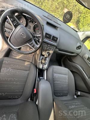 White Opel Meriva 2013 in Bauska, with an engine capacity of 1.70 L and mileage of 258 thousand km for 3100 €, photo 7 on AUTOMOTO.COM.LV