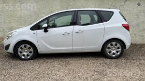 White Opel Meriva 2013 in Valmiera, with an engine capacity of 1.70 L and mileage of 279 thousand km for 3600 €, photo 8 on AUTOMOTO.COM.LV
