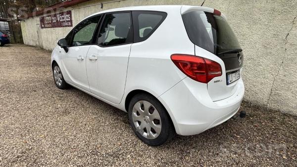 White Opel Meriva 2013 in Valmiera, with an engine capacity of 1.70 L and mileage of 279 thousand km for 3600 €, photo 9 on AUTOMOTO.COM.LV