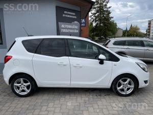 White Opel Meriva 2015 in Talsi, with an engine capacity of 1.60 L and mileage of 157 thousand km for 3900 €, photo 3 on AUTOMOTO.COM.LV