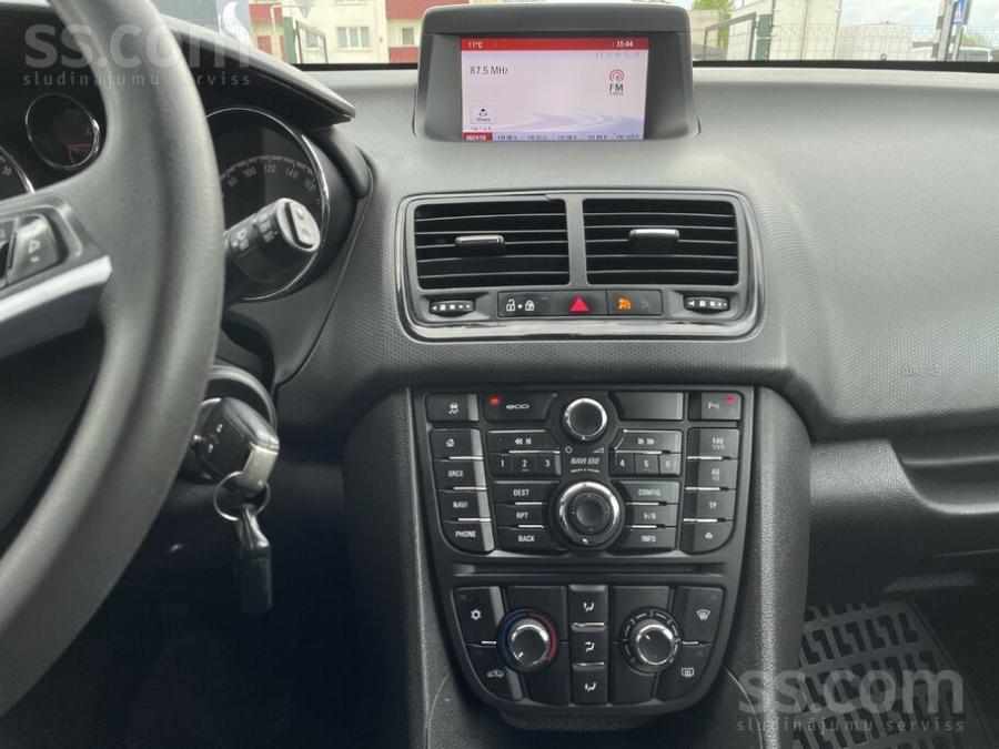 White Opel Meriva 2015 in Talsi, with an engine capacity of 1.60 L and mileage of 157 thousand km for 3900 €, photo 18 on AUTOMOTO.COM.LV