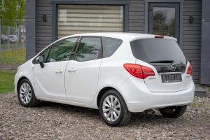 Balts Opel Meriva 2015 Liepāja, ar dzinēja tilpumu 1.60 L un nobraukumu 219 tūkst. km par 5500 €, foto 3 vietnē AUTOMOTO.COM.LV