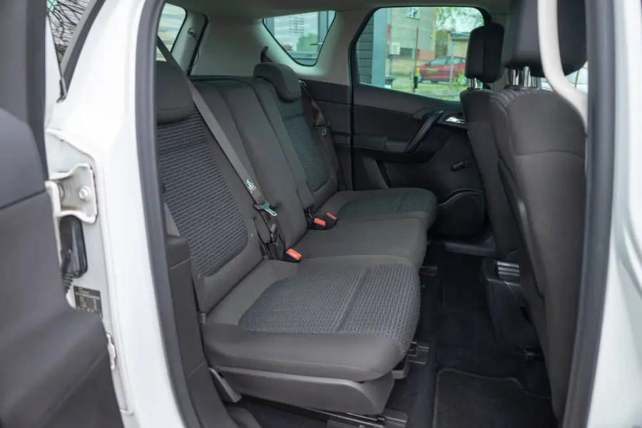 Balts Opel Meriva 2015 Liepāja, ar dzinēja tilpumu 1.60 L un nobraukumu 219 tūkst. km par 5500 €, foto 12 vietnē AUTOMOTO.COM.LV