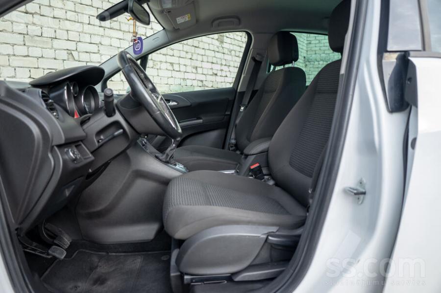 Balts Opel Meriva 2015 Liepāja, ar dzinēja tilpumu 1.60 L un nobraukumu 219 tūkst. km par 4900 €, foto 10 vietnē AUTOMOTO.COM.LV