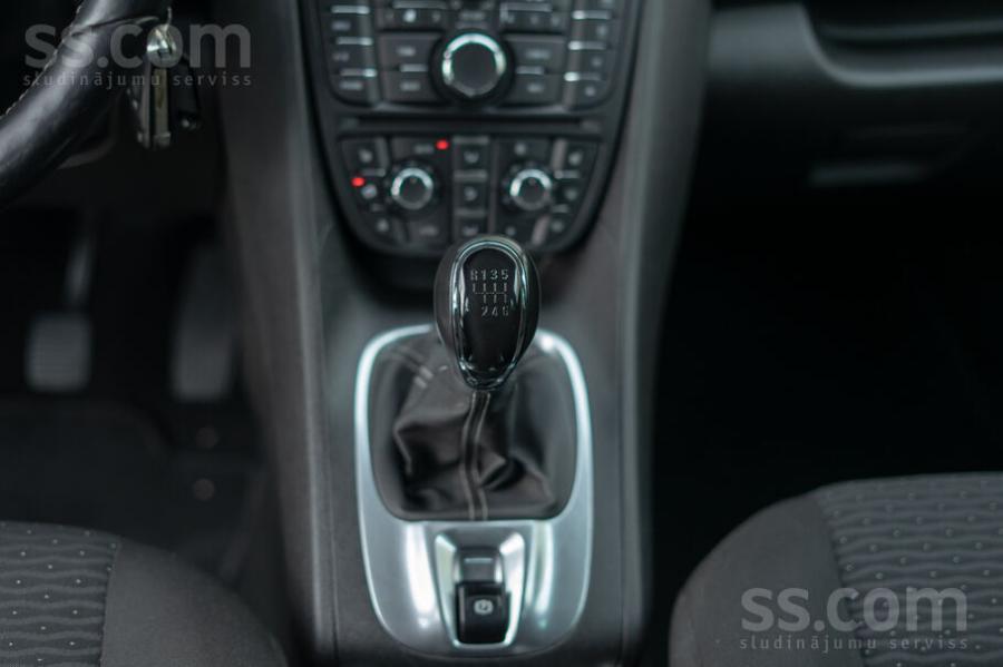 Balts Opel Meriva 2015 Liepāja, ar dzinēja tilpumu 1.60 L un nobraukumu 219 tūkst. km par 4900 €, foto 18 vietnē AUTOMOTO.COM.LV